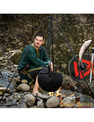 Middelalderstøtte til kedler, gryder og grill